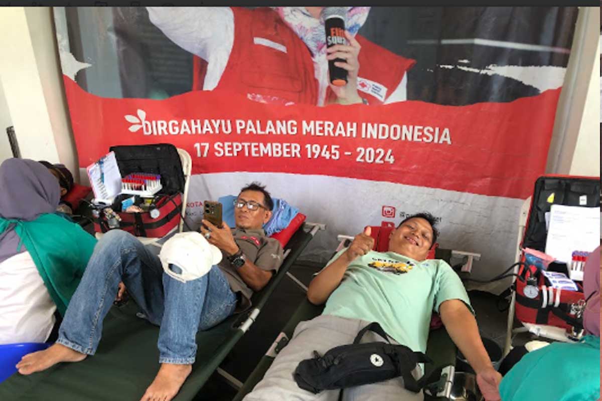 Donor Darah Nasional Tasyakur 100 Tahun Ahmadiyah Indonesia Himpun ...